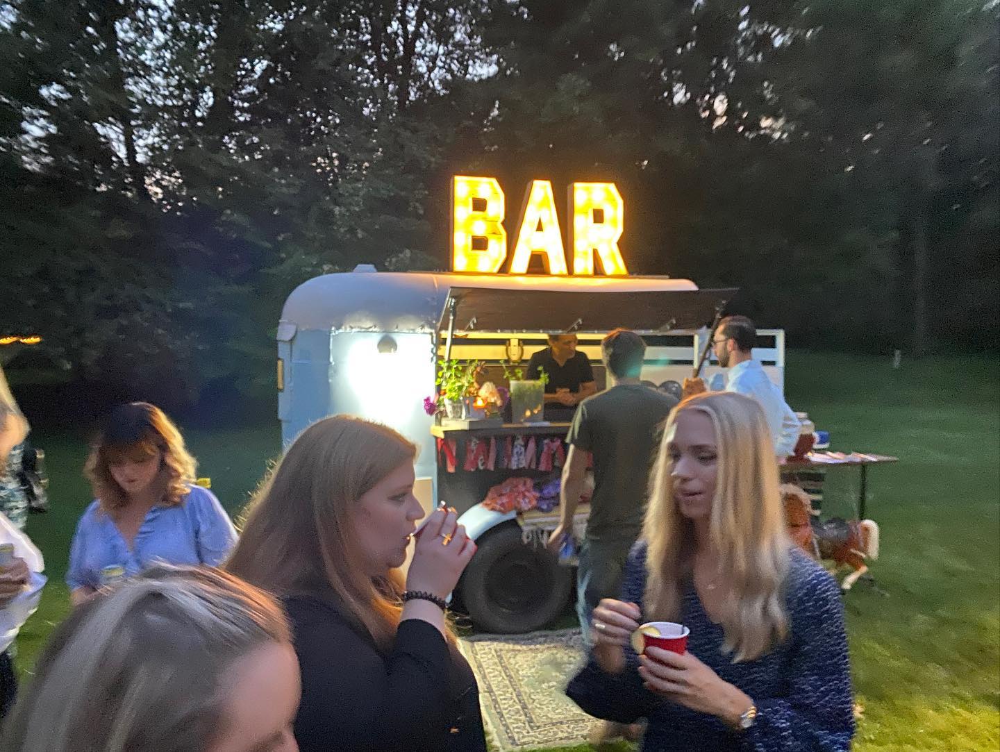 Mobile Bar Rental - BuffaloveBus