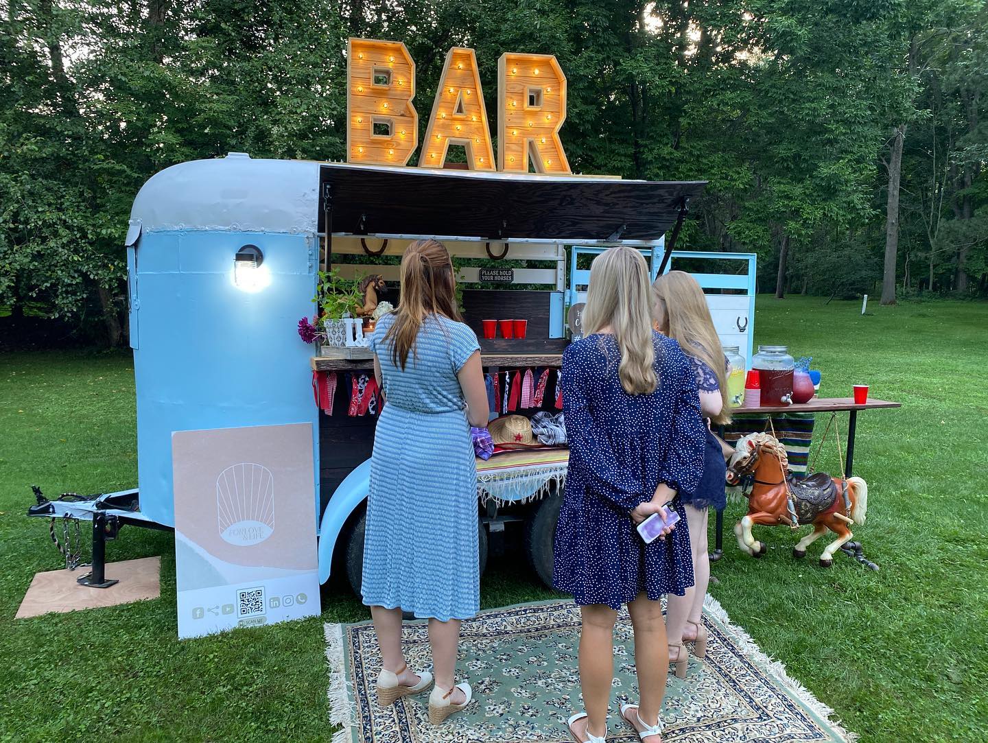 Mobile Bar Rental - BuffaloveBus